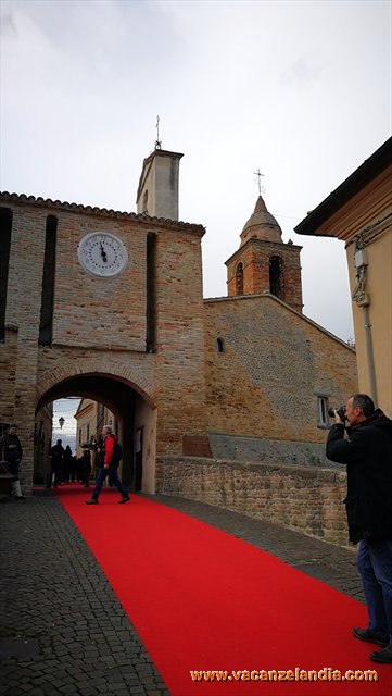 Vacanzelandia - Itinerari e Mete - Candele a Candelara in camper