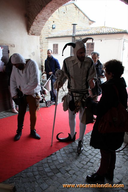 Contenuti Redazione - Itinerari e Mete - Candele a Candelara in camper ...