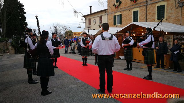 Vacanzelandia - Itinerari e Mete - Candele a Candelara in camper