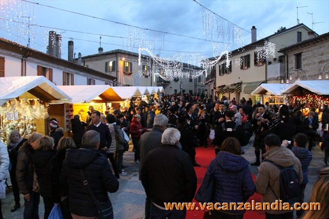 Magiche suggestioni natalizie a Candelara