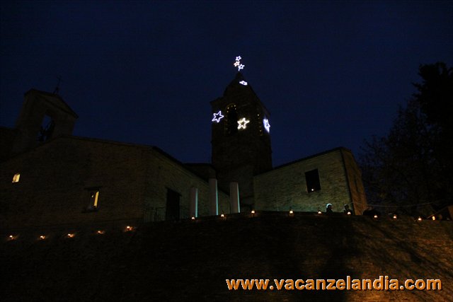 Vacanzelandia - Itinerari e Mete - Candele a Candelara in camper