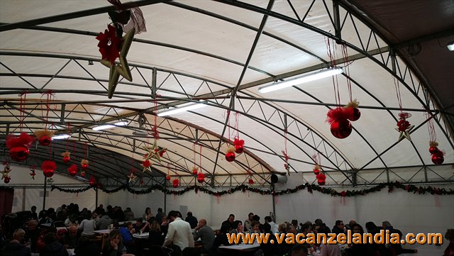 Vacanzelandia - Itinerari e Mete - Candele a Candelara in camper