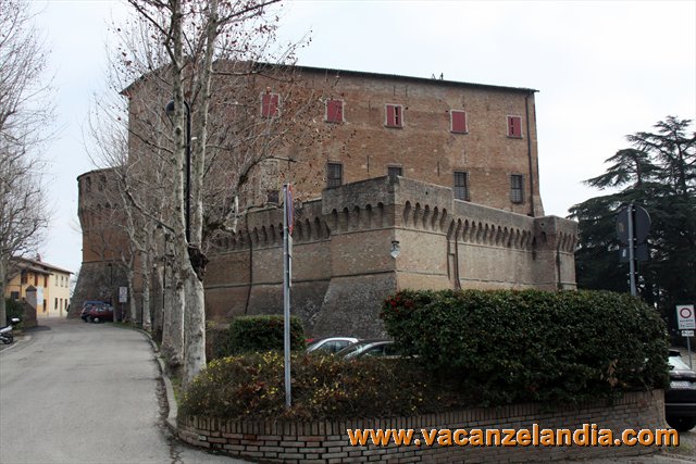 Contenuti Redazione - In camper alla scoperta di DOZZA - murales e ...