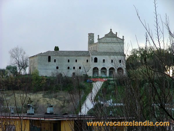 Vacanzelandia - Itinerari Diari di Viaggio Marche: Corridonia - 1o giorno
