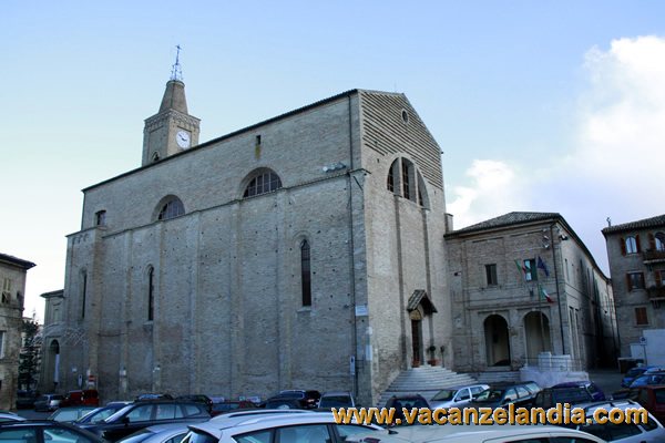 Vacanzelandia - Itinerari Diari di Viaggio Marche: Corridonia - 1o giorno