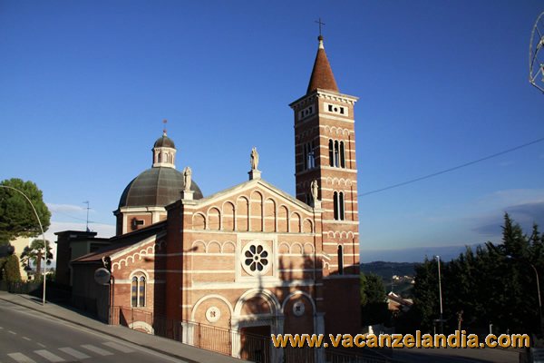 Vacanzelandia - Itinerari Diari di Viaggio Marche: Corridonia - 1o giorno