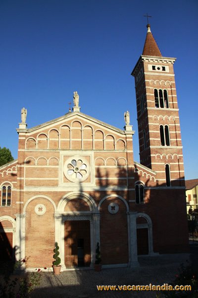 Vacanzelandia - Itinerari Diari di Viaggio Marche: Corridonia - 1o giorno