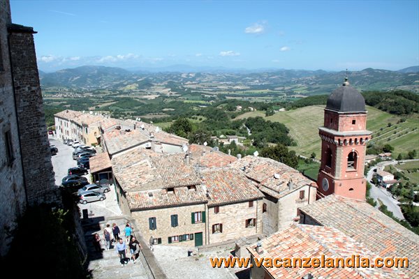 Vacanzelandia - Itinerari Diari di Viaggio Marche: Monte Catria e Valle ...